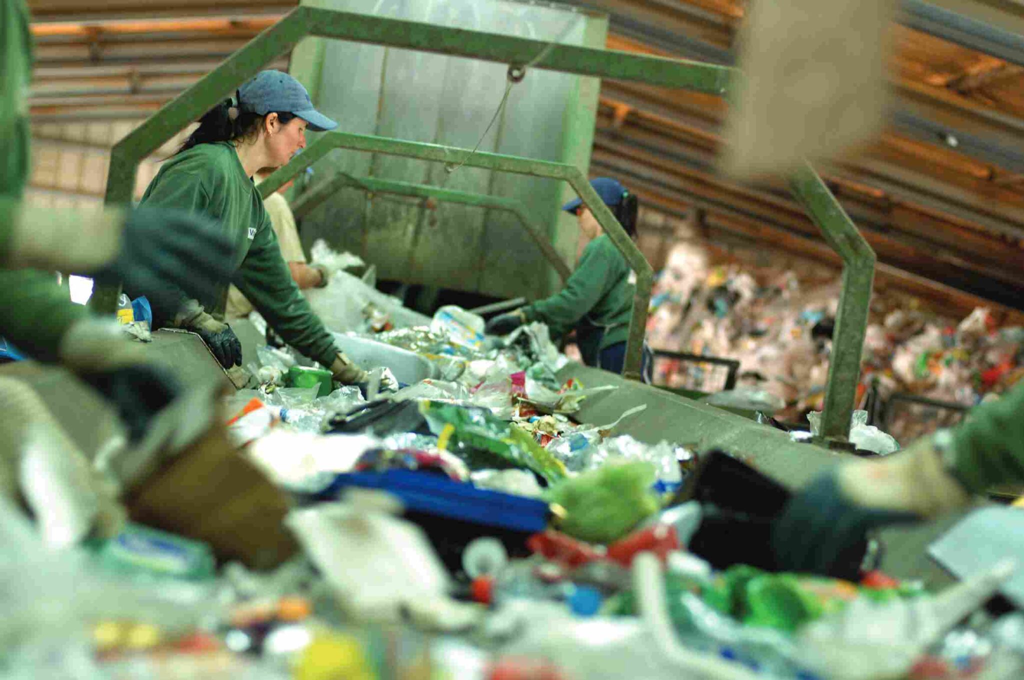 ¿Cómo convertir los plásticos en nuevos productos?